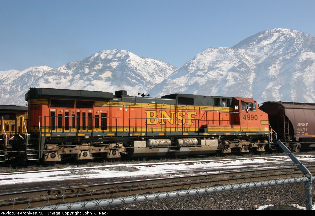 BNSF 4990